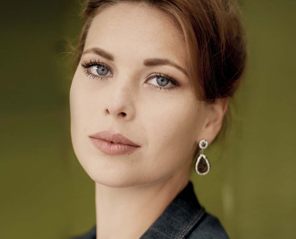 Nina van Essen - Tartiere Artists Management